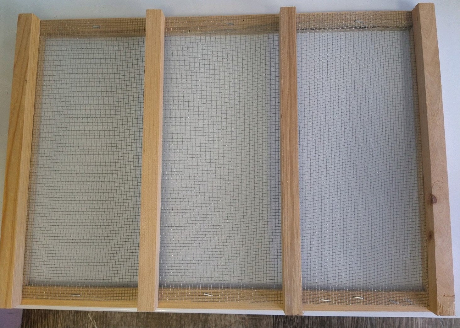 Screened Inner Cover - Cypress - Amish | Forester Farms and Apiary